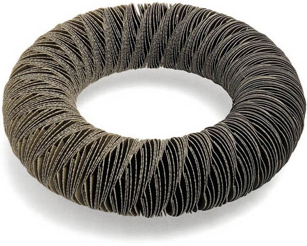 Бумажная бижутерия от Nel Linssen