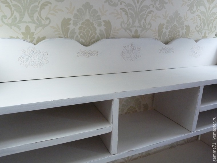 Decorating a Wooden Shelf with a Stencil | Журнал Ярмарки Мастеров