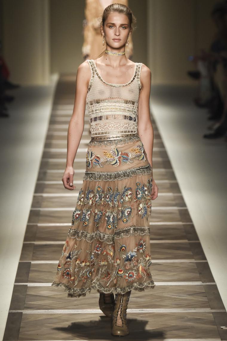 Романтичная коллекция Etro: 40 нежных и воздушных нарядов сезона весна-лето 2016