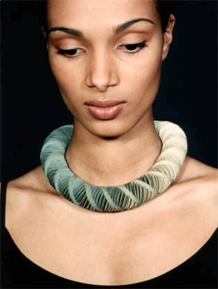 Бумажная бижутерия от Nel Linssen