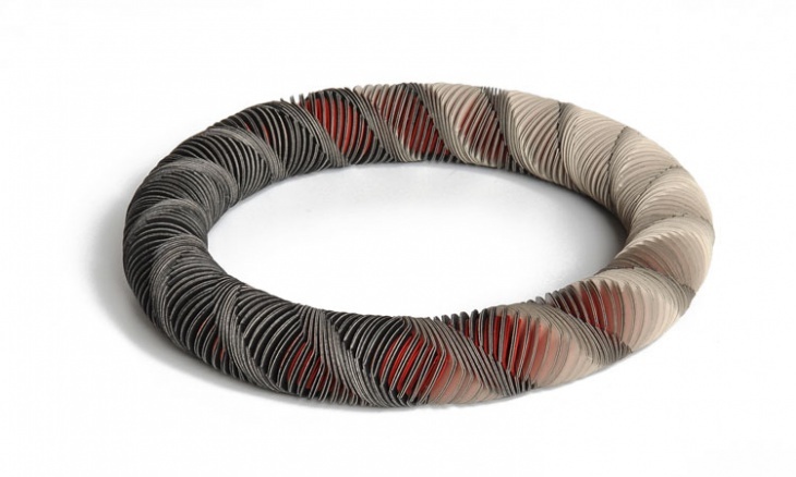 Бумажная бижутерия от Nel Linssen